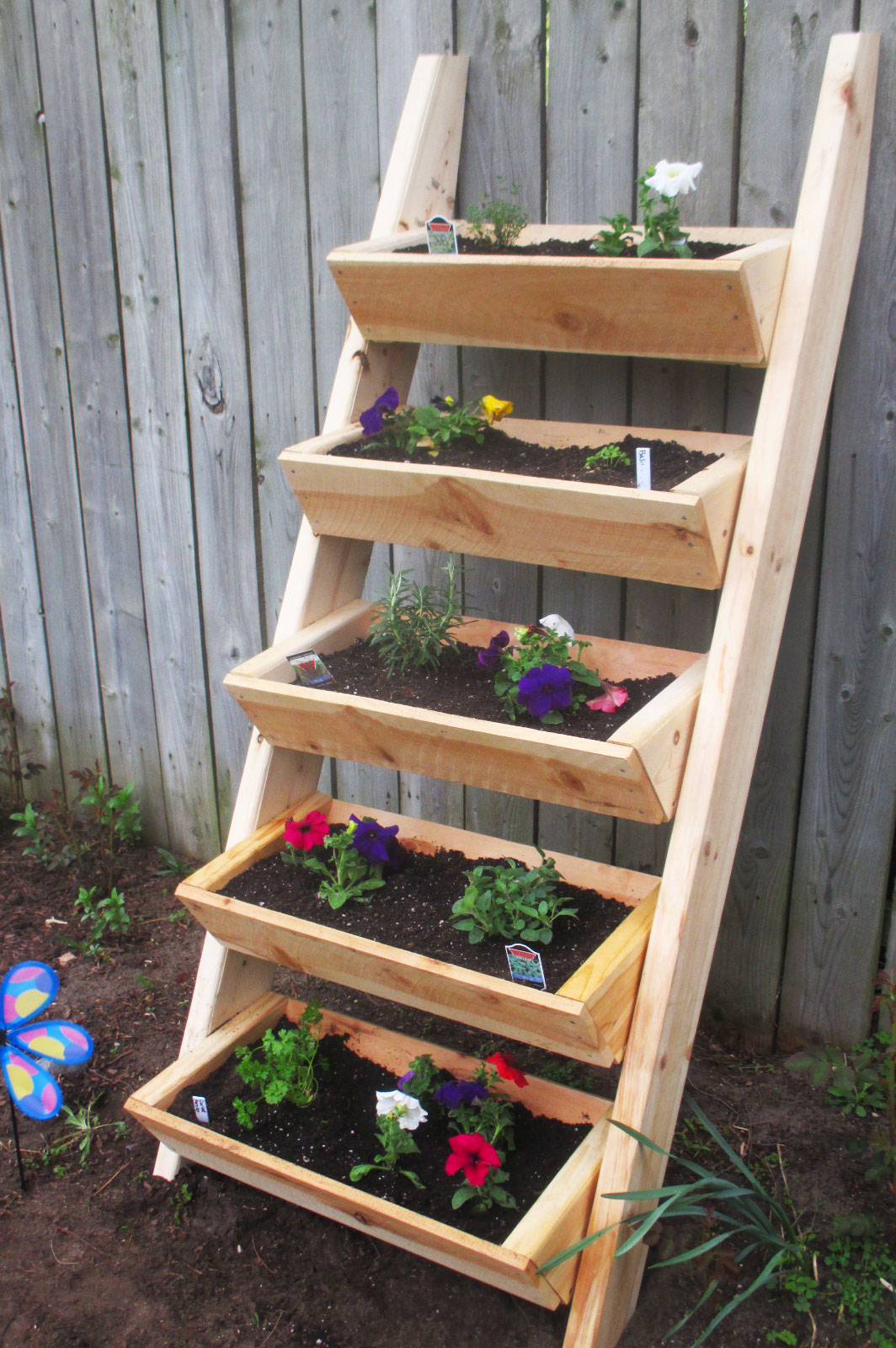 23 Best Ladder Herb Garden Ideas - Clever Patio